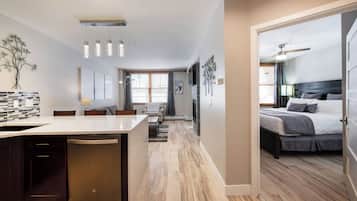 Apartamento em Condomínio Fechado, 1 quarto | Ferro/tábua de engomar, Wi-fi grátis