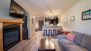 Apartamento em Condomínio Fechado, 1 quarto | Sala de estar