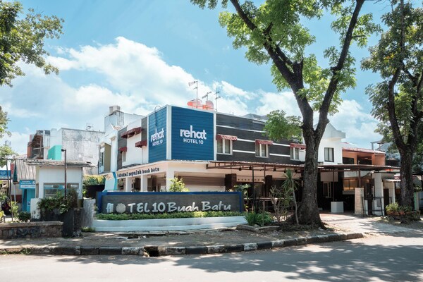 Rehat At Hotel 10 Buah Batu - Bandung