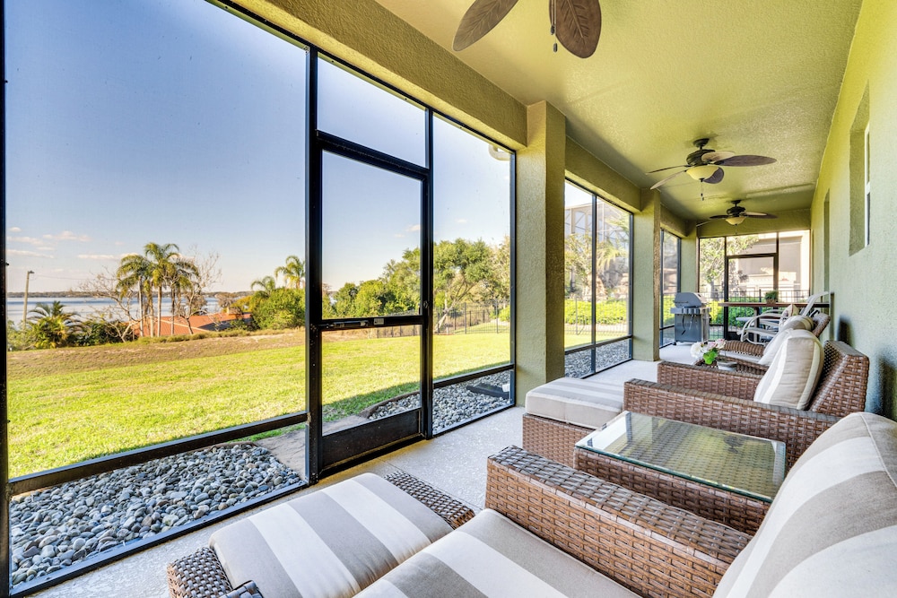 5 Mi To Dtwn Clermont: Family Home W/ Water Views! - Clermont, FL