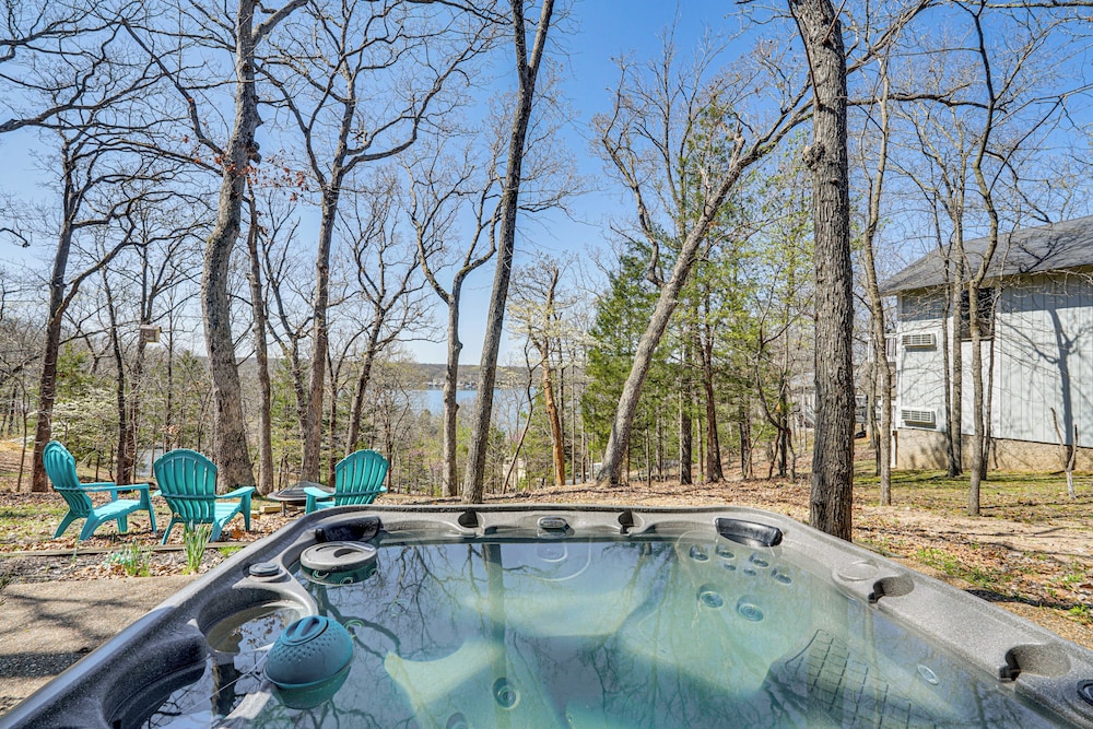 Luxury Lake Home, Amazing Views, Resort Amenities - Sunrise Beach, MO