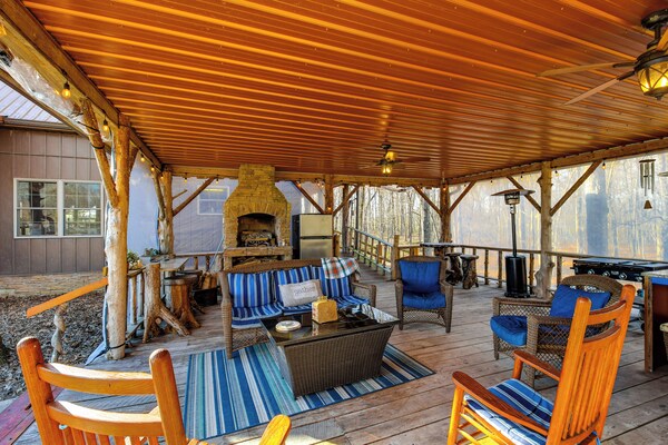 Reel In Fish, Relax By Fire: Mcminnville Cabin - Morrison, TN