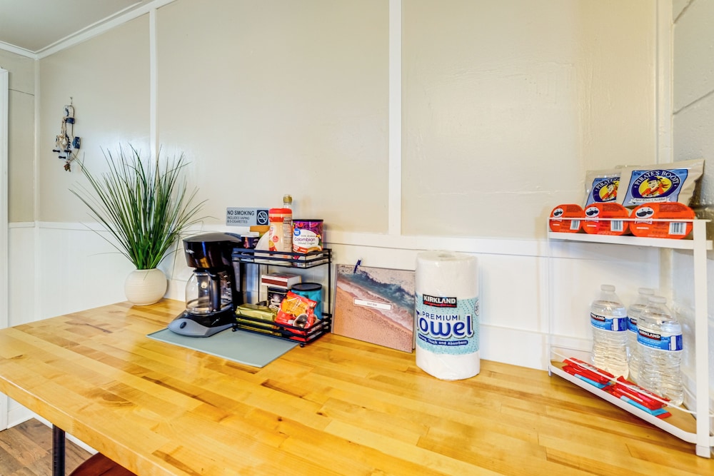 Patio & Yard: Potomac River Retreat In Hague - Maryland