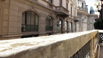 Apartamento clássico, sacada, vista para a cidade | Wi-Fi de cortesia