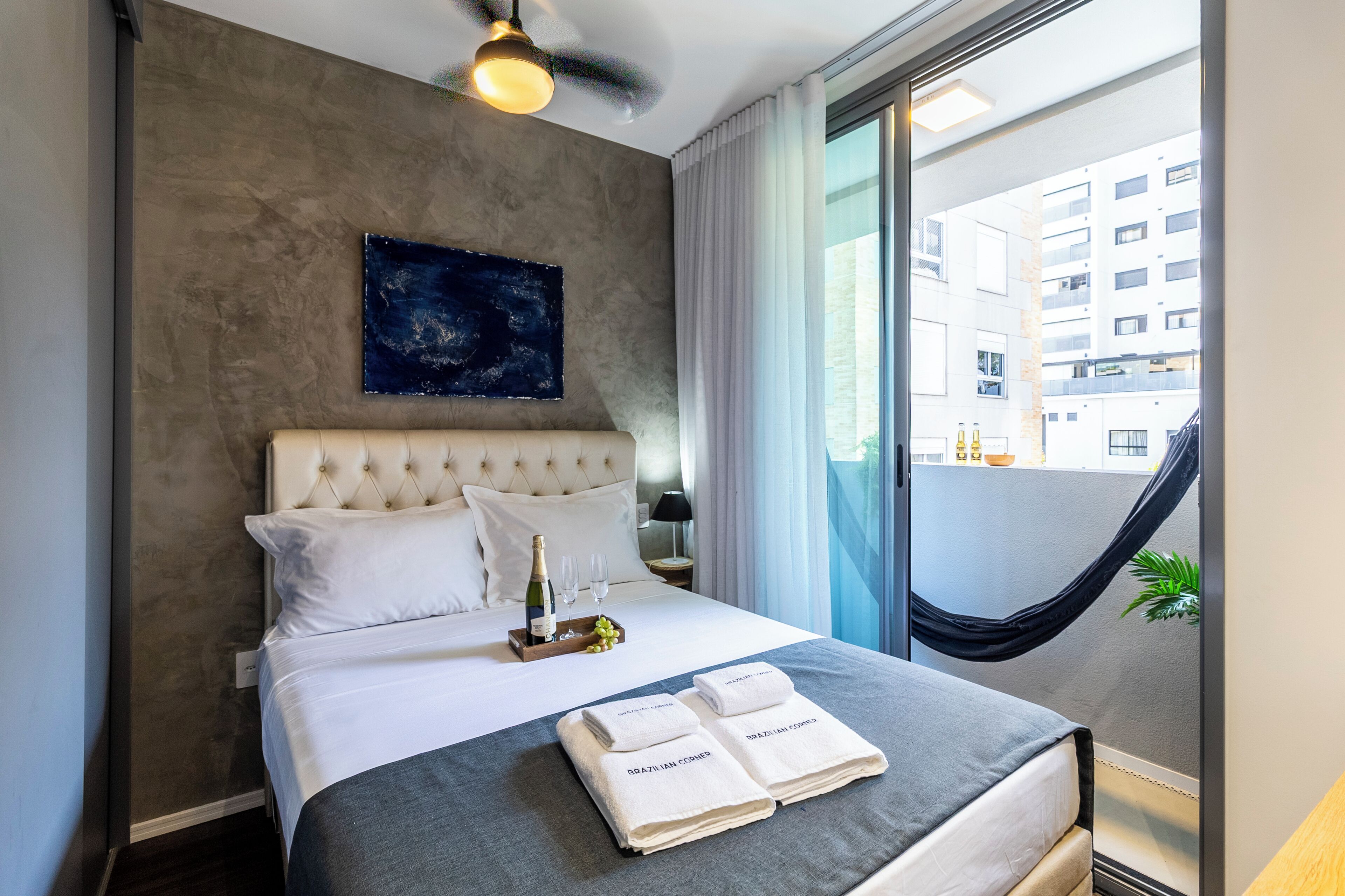 Apartamento | Secretária, Wi-fi grátis 