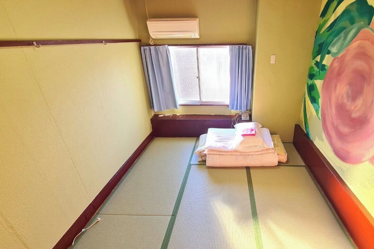 Quarto duplo em estilo japonês, não fumadores, casa de banho partilhada | Wi-fi grátis