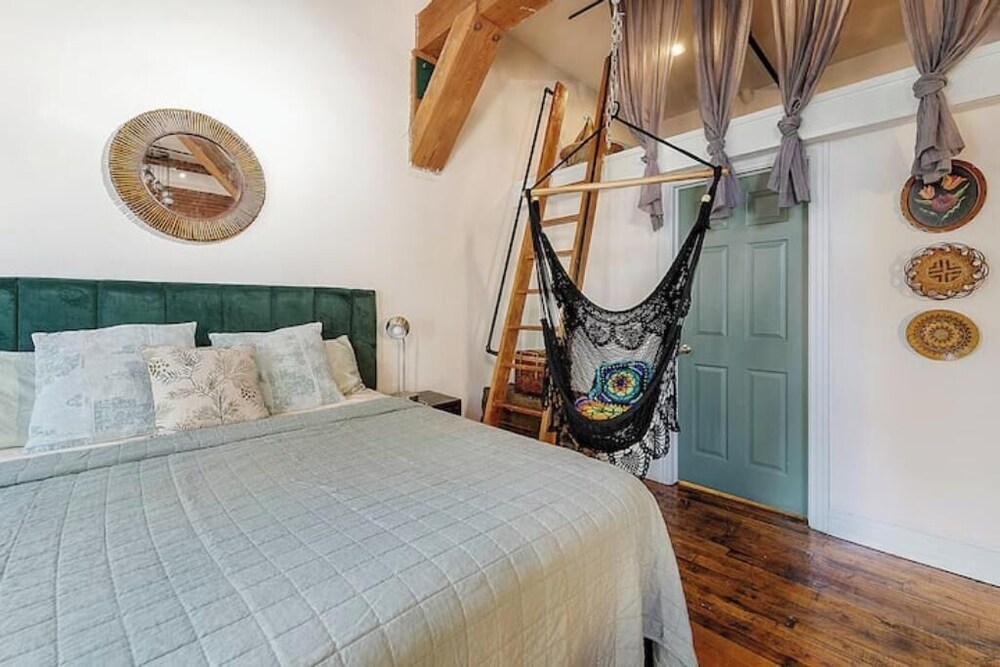 Industrial Vibe Loft-King Bed Suite w Private Door - Detroit | Vrbo