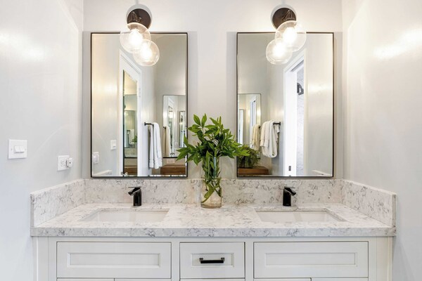 Unbeatable Beachfront Bliss W/ Ocean Views, Luxe Interiors & Patio Beach Road - Dana Point, CA