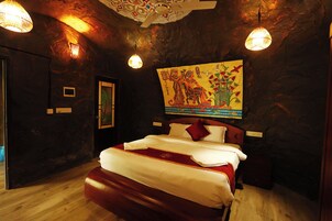 Suite Design, vista para a colina | Cofre no quarto, secretária 