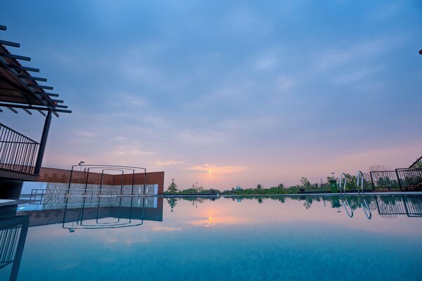 Serene Resort & Convention - Hyderabad