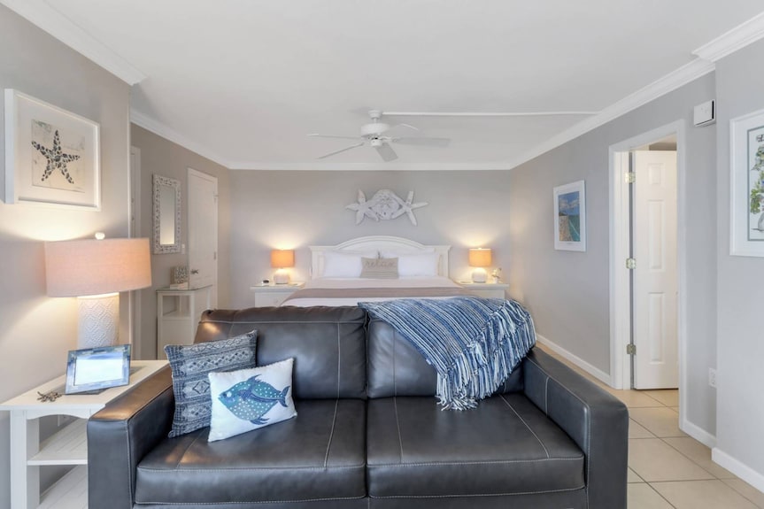 Direct Gulf | Sunset Views | Steps To Bonita Beach | 10th Floor | Perfect Couples Retreat - Bonita Springs, FL