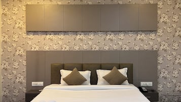Quarto casal standard | Escrivaninha