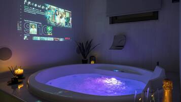 Apartamento superluxo | Banheira de hidromassagem particular