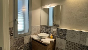 Apartamento, kitchenette | Casa de banho