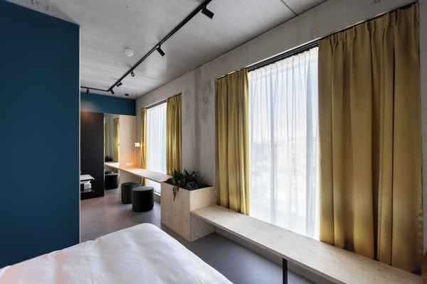 Quarto Duplo, 1 cama king-size, casa de banho privativa, Vista para a cidade | Secretária, secretária adequada para computadores portáteis