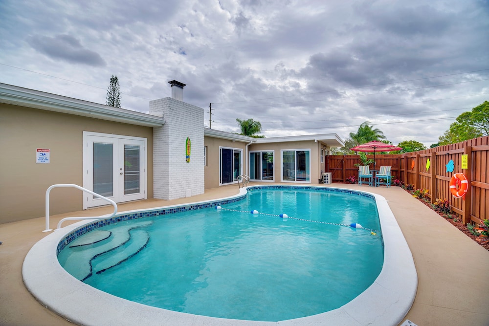Lanai, Grill & Outdoor Pool: Melbourne Duplex! - Melbourne, FL