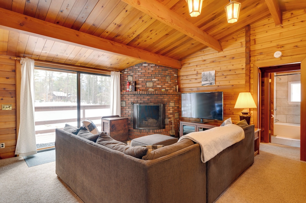Hike & Ski: Cabin W/ Fireplace In Franconia! - New Hampshire (State)