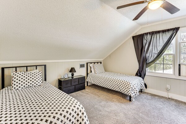 10 Mi To St Simons Island: Home W/ Screened Porch - Brunswick, GA