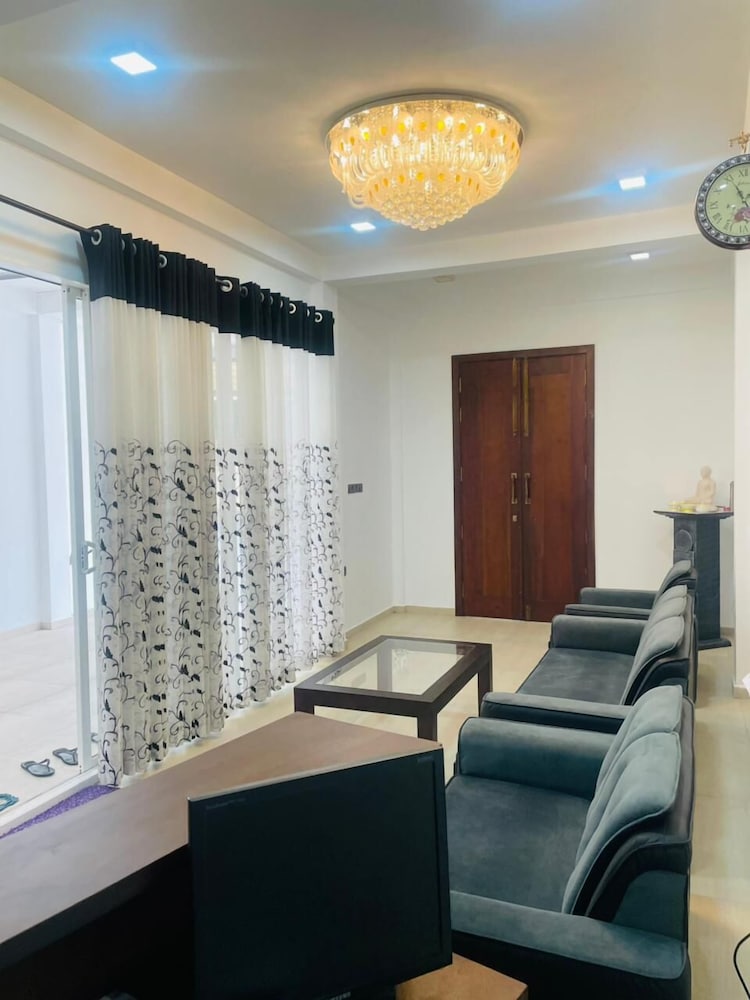 Hotel Ceylonia Colombo - Colombo