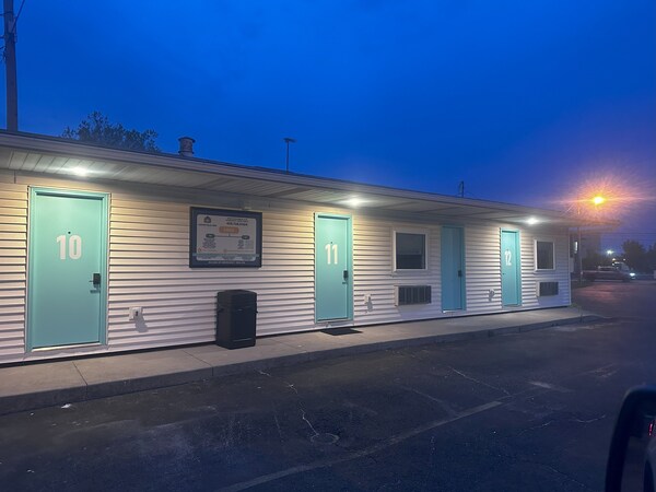 Homefield Inn. - Lakeside Marblehead, OH