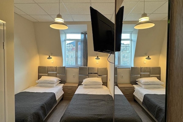 Quarto casal ou duplo conforto, vista para a cidade | Cortinas blackout, quartos à prova de som, ferros/tábuas de passar roupa