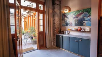 Suite-Estúdio de Luxo, vista para o pátio | Cozinha privada