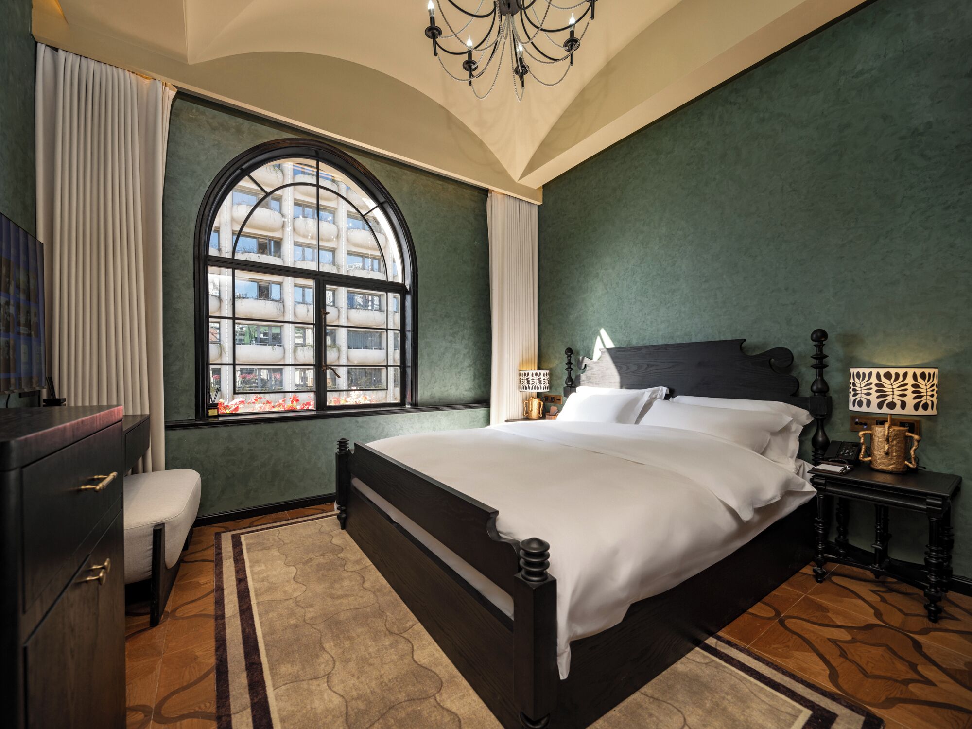 Quarto Duplo Signature | Roupa de alta qualidade, minibar, com decoração personalizada 