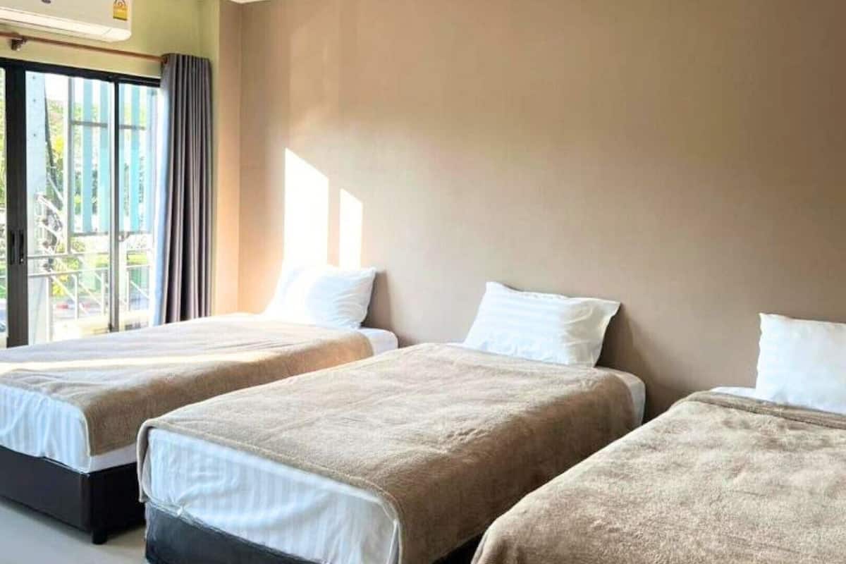 Quarto Triplo Deluxe | Secretária, Wi-fi grátis, roupa de cama fornecida