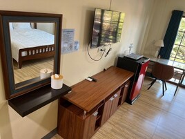 Quarto Duplo Deluxe | Secretária, Wi-fi grátis, roupa de cama fornecida 