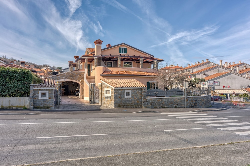 Seaside Villa Marittima Apartment Izola - Izola