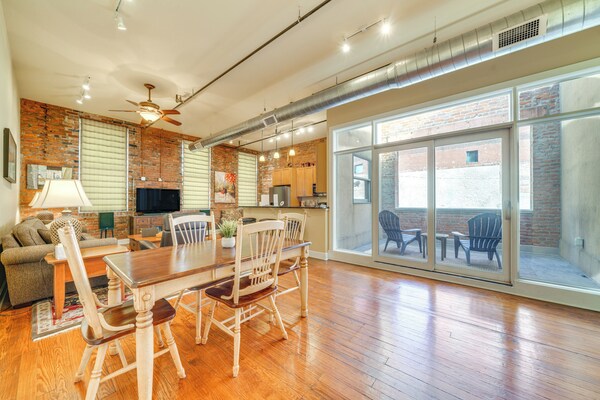 4 Mi To Churchill Downs: Cozy Condo W/ Balcony - KFC Yum! Center