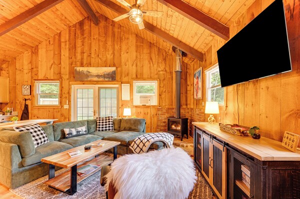2 Mi To Conway: Cozy Cabin W/ Grill & Yard! - Conway, NH