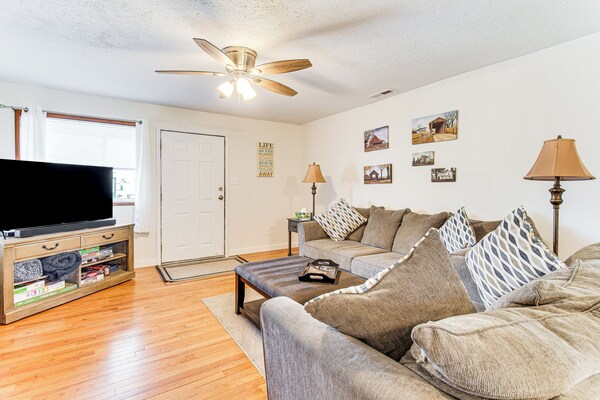 Pet-friendly Home W/ Fenced Yard: 'Cozy In Casey' - Illinois