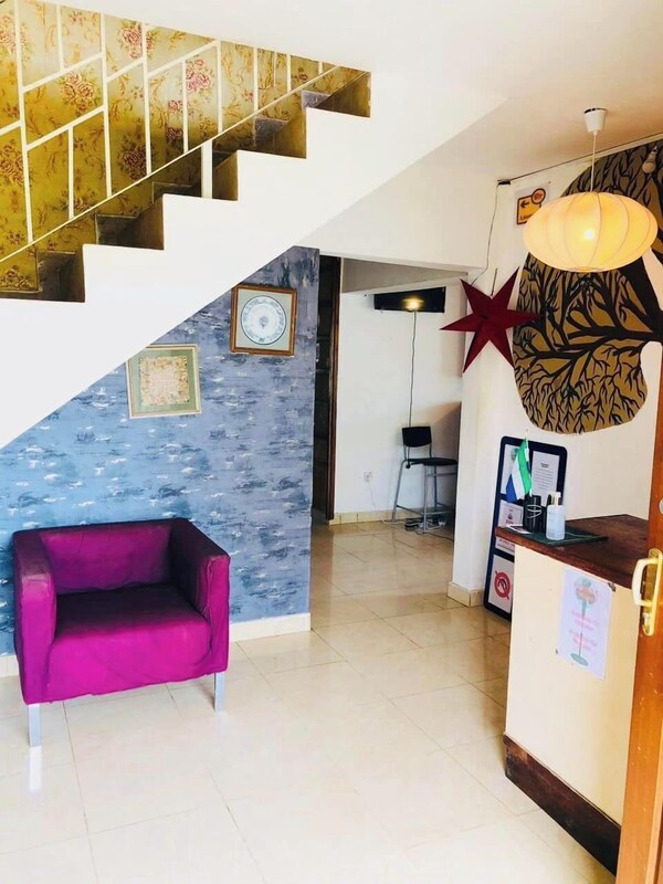 Zunox Guest House - Freetown