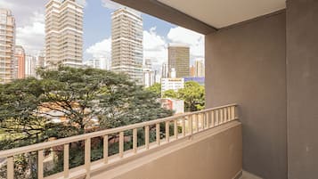 Estúdio luxo, vista para a cidade | Vista da sacada