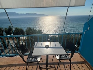 Secretária, Wi-fi grátis