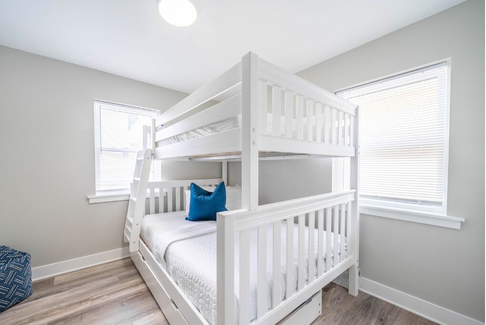 Family Fun Base | 2BR Beach Walk, Bunk Beds & WiFi - North Wildwood | Vrbo
