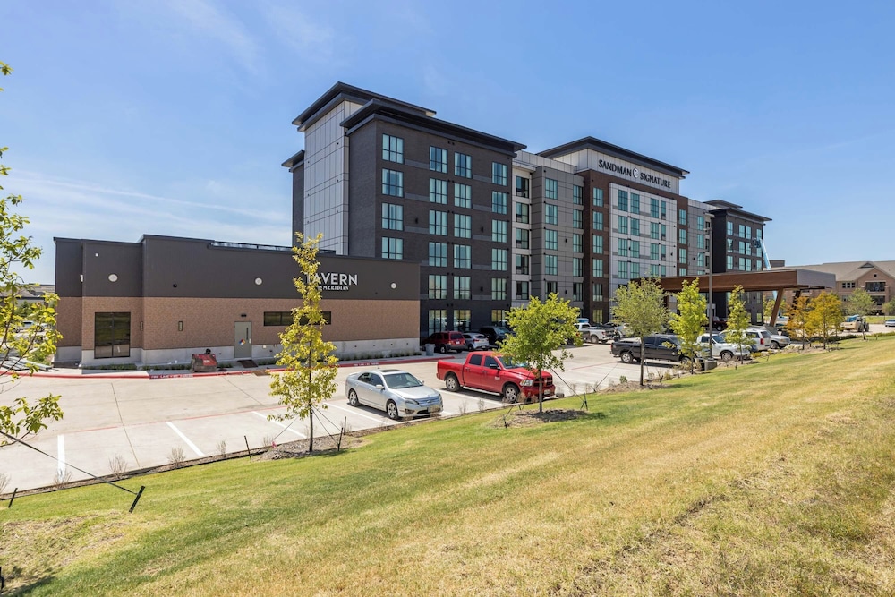 Sandman Signature Dallas Las Colinas Hotel & Suites - Carrollton, TX