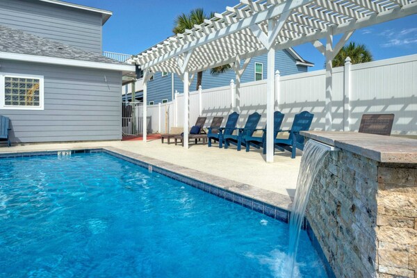 Sleeps 16 W/ Pool + Minutes To Beach Costa Bahia - 2 Condos - Port Aransas, TX