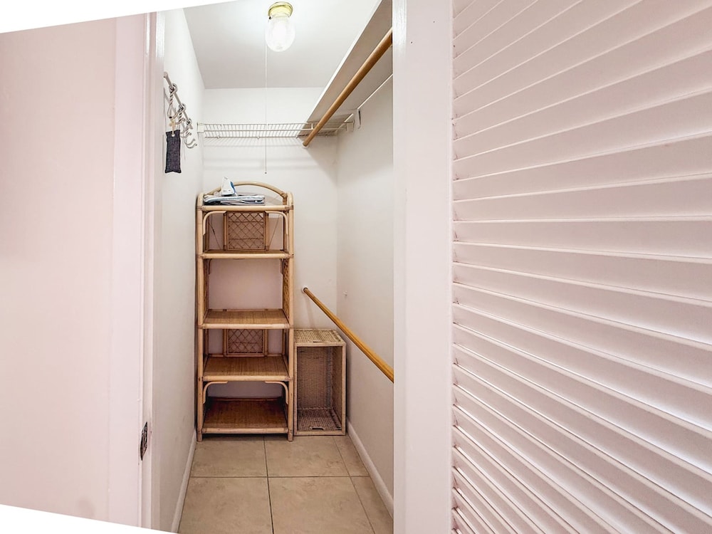 Waterfront Florida Vibes And Views - King Bed - Sunrise, FL