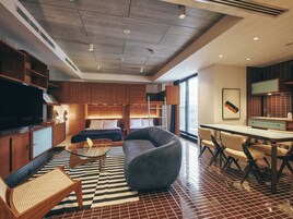 Quarto superior | Individualmente decorados, individualmente mobiliados, Wi-Fi de cortesia