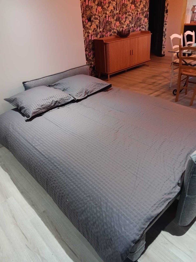 Le Cat'Etoiles- Gîte for 6 people. - Autun | Vrbo