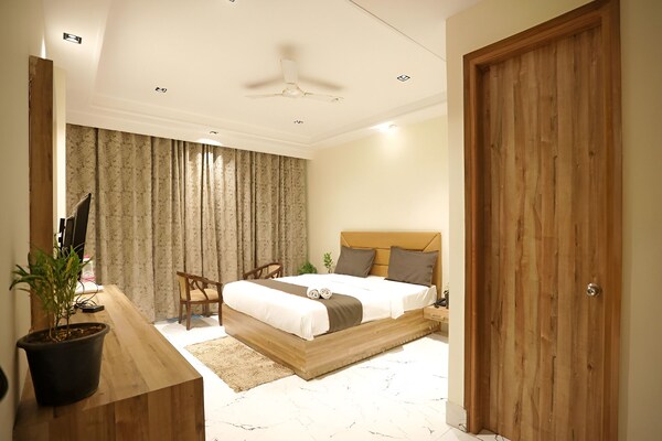 Hotel Goodluck House Near Delhi Airport - New Delhi