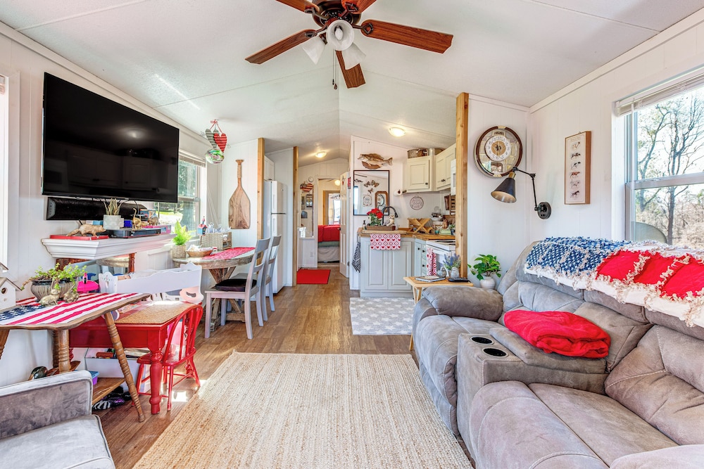 Lakefront Cabin In Brinson: Behind The Moon - Florida