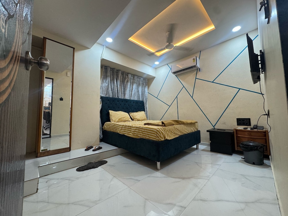 Forevar Hotel - Surat