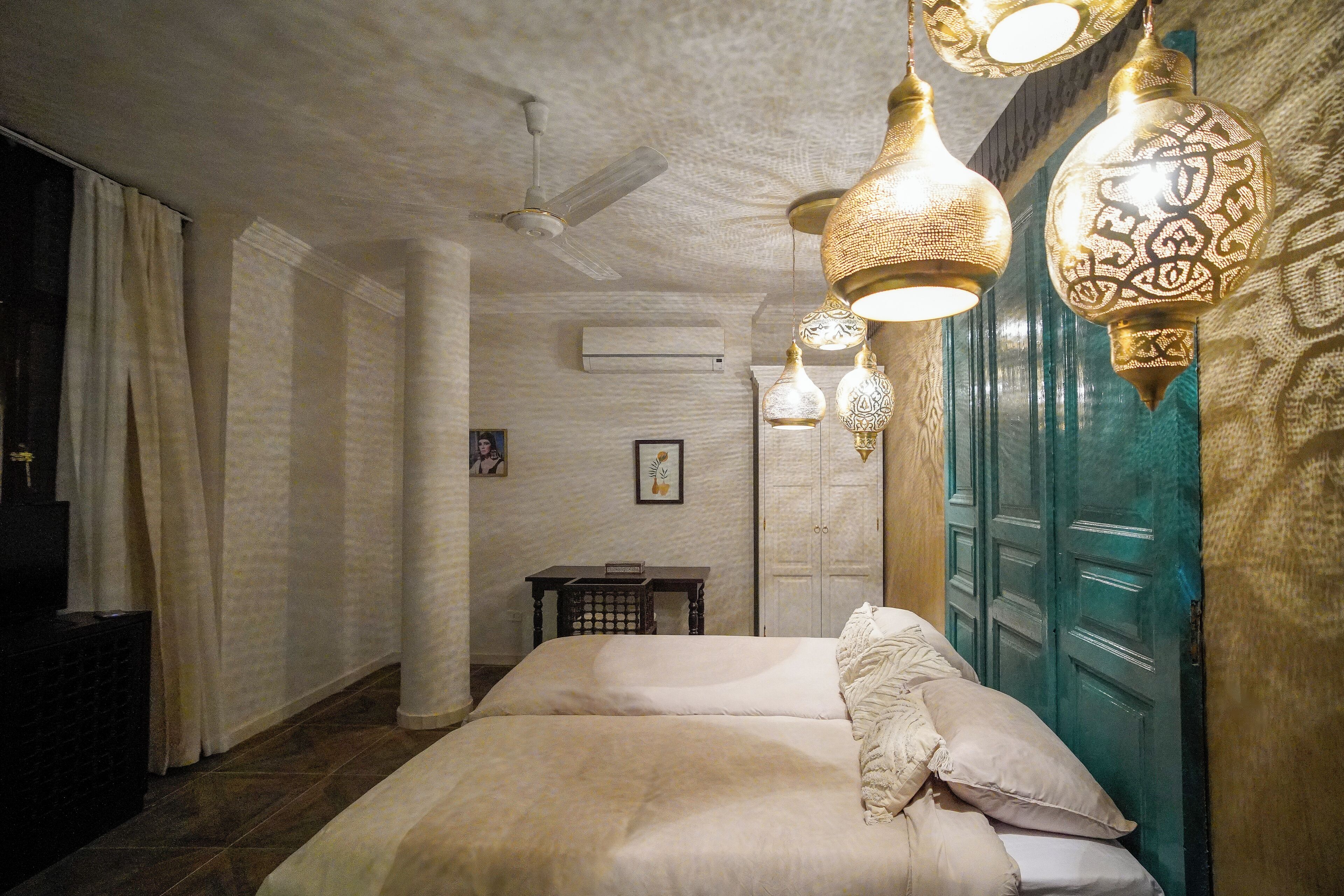 Quarto casal superior, vista para a montanha | Escrivaninha, espaço de trabalho para notebook