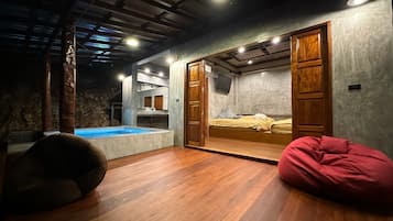 Vila família, 2 quartos, piscina particular, vista para o lago | Área de estar