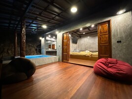 Villa Familiar, 2 quartos, piscina privativa, vista para o lago | Sala de estar