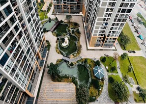 Quarto casal ou duplo básico, sacada | Wi-Fi de cortesia