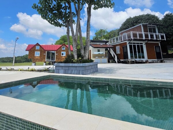 Tres Marias Farmhouse With Pool - Guimba